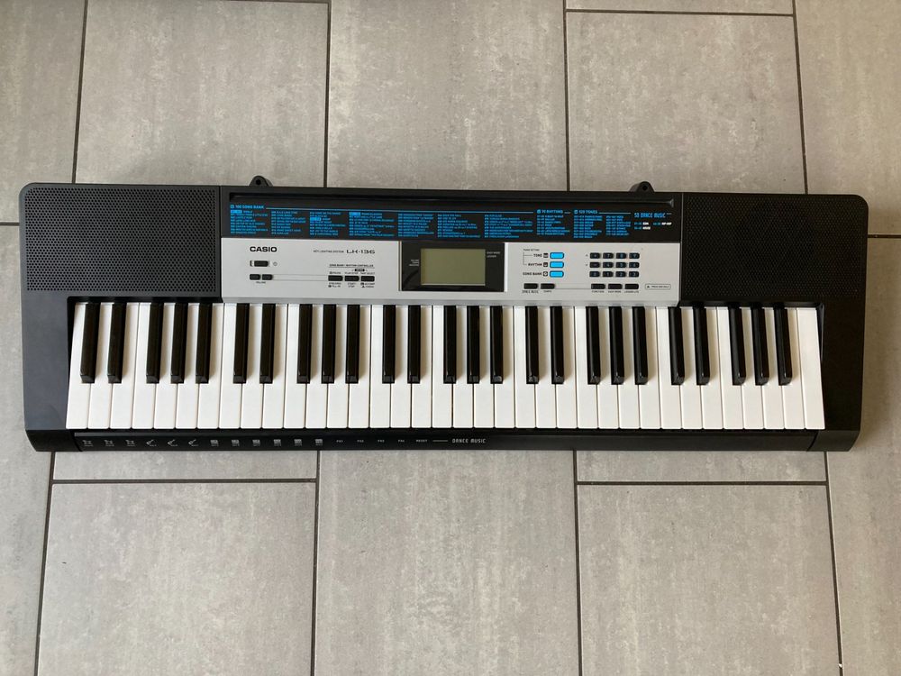 Keyboard Casio LK 136, tragbar, mit Leuchttasten | Kaufen auf Ricardo
