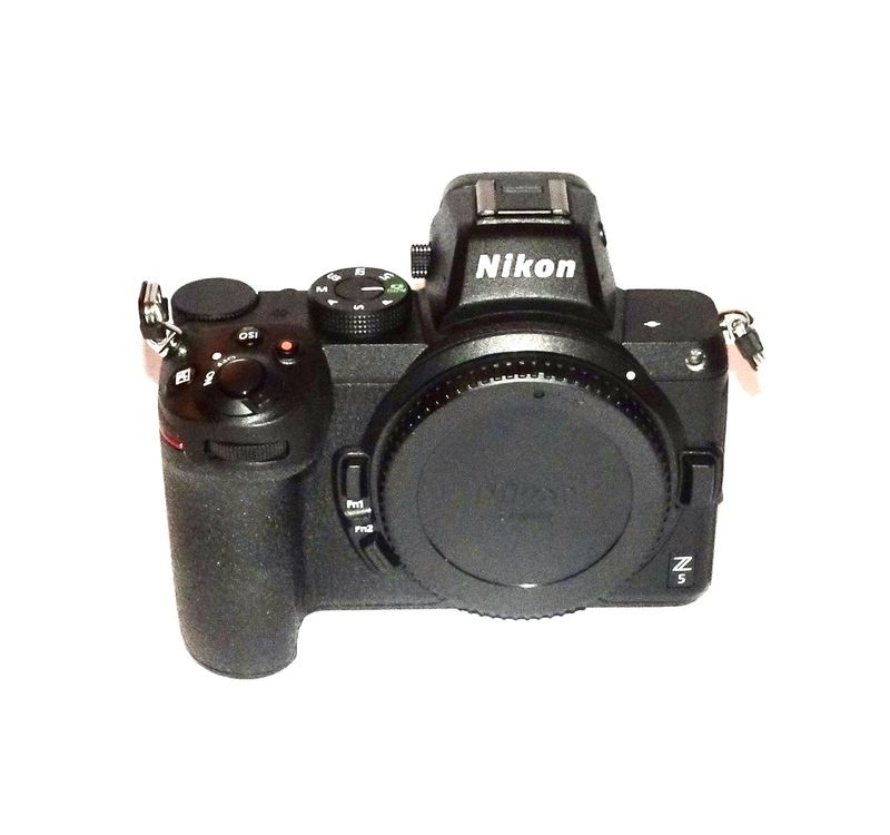 Nikon Z5-Kit mit Nikkor 24-200 und viel Zubehör | Kaufen auf Ricardo