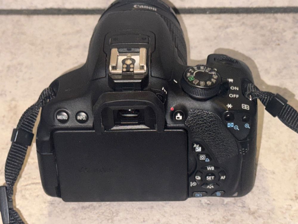 Canon 700D mit Zoom AF EFS 18-55mm (Gebraucht) in Kaiseraugst für CHF ...