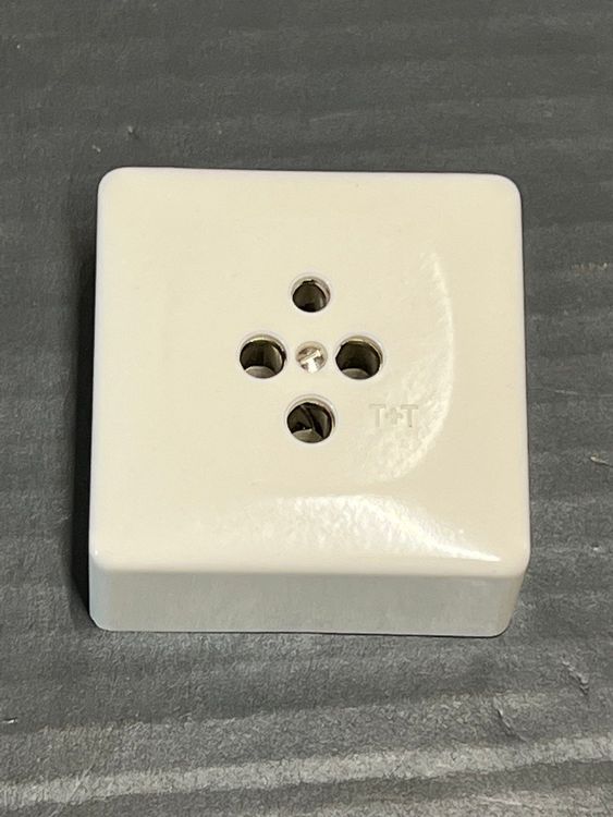 T+T Telefon AP-Steckdose 4-polig weiss eckig - antik | Kaufen auf Ricardo