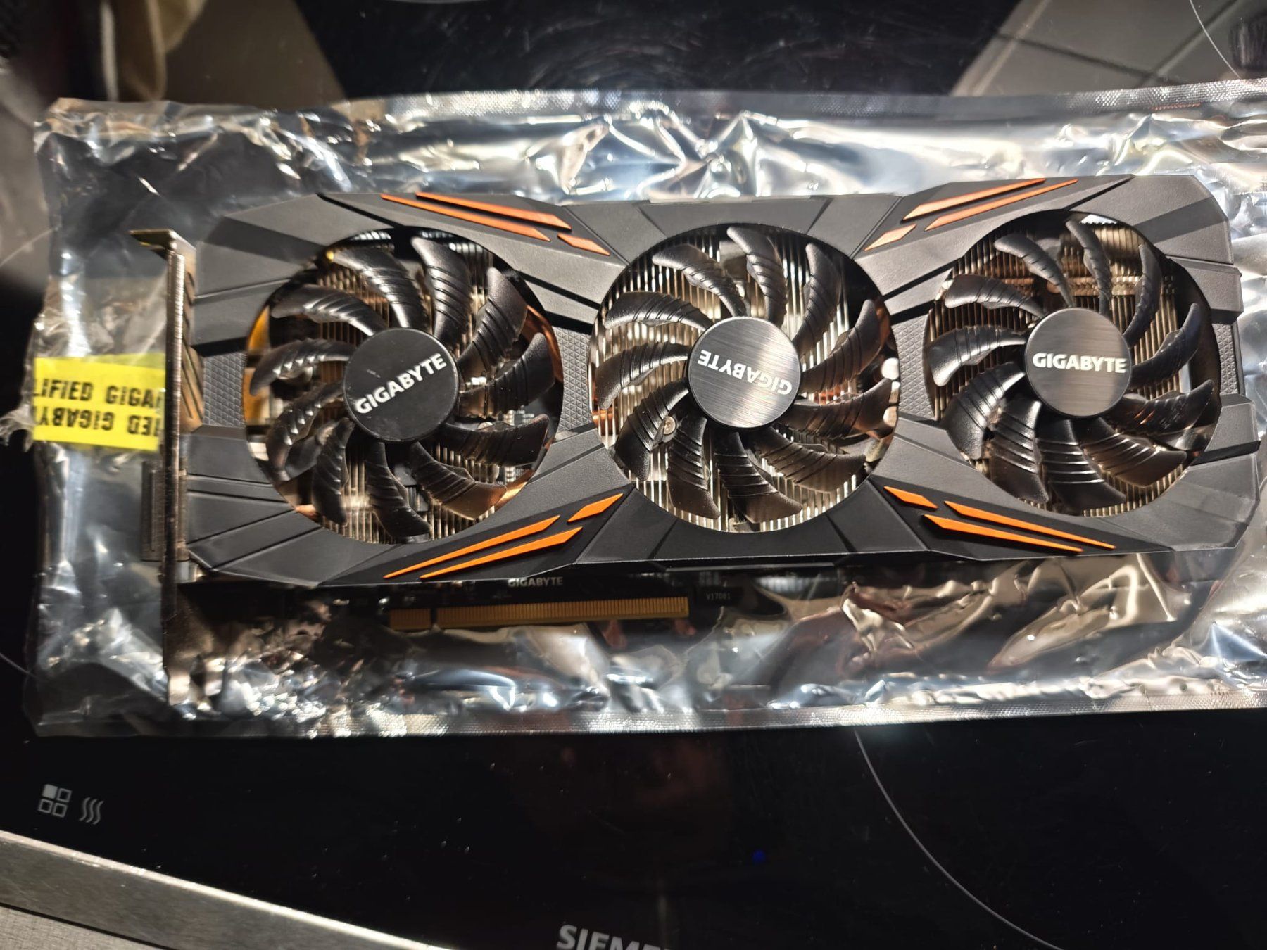 Gigabyte GeForce GTX 1070 WINDFORCE OC 8GB – revidiert (Gebraucht) in ...