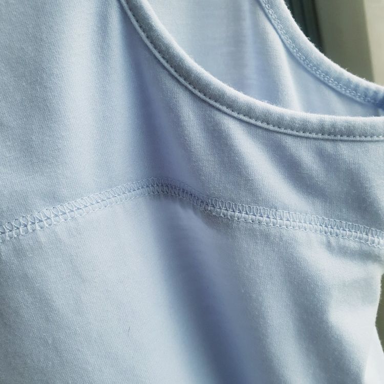 🐸 TOM BERGSTEIN TANK TOP / T-SHIRT S (Gebraucht) in Môtier (Vully) für ...