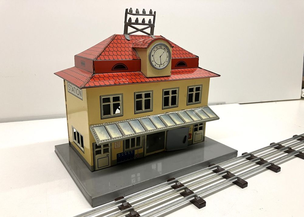 Spur 0: schöner Blechbahnhof Station Made in US-Zone Germany (Gebraucht ...