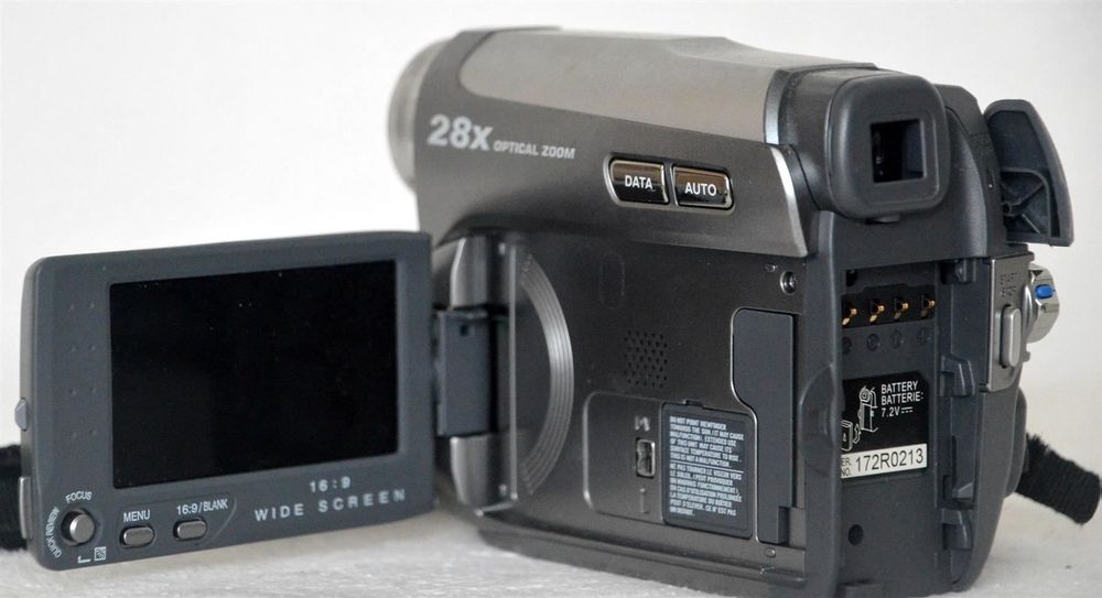 Camcorder / caméscope JVC GR-D720E MiniDV (Defekt) in Collonges für CHF 20 – mit Lieferung auf ...