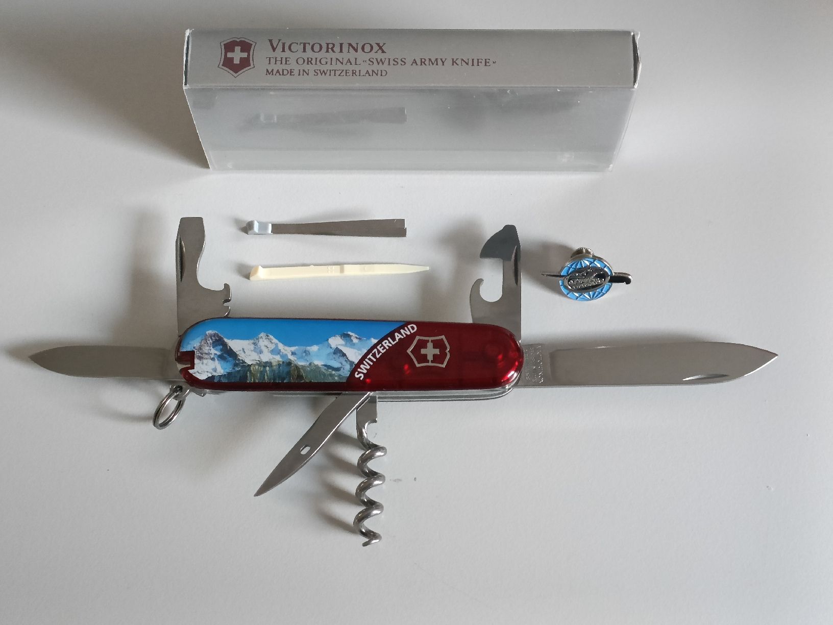 Magnifique Couteau Suisse Victorinox rare, avec pin's d'orig (Neuf avec ...