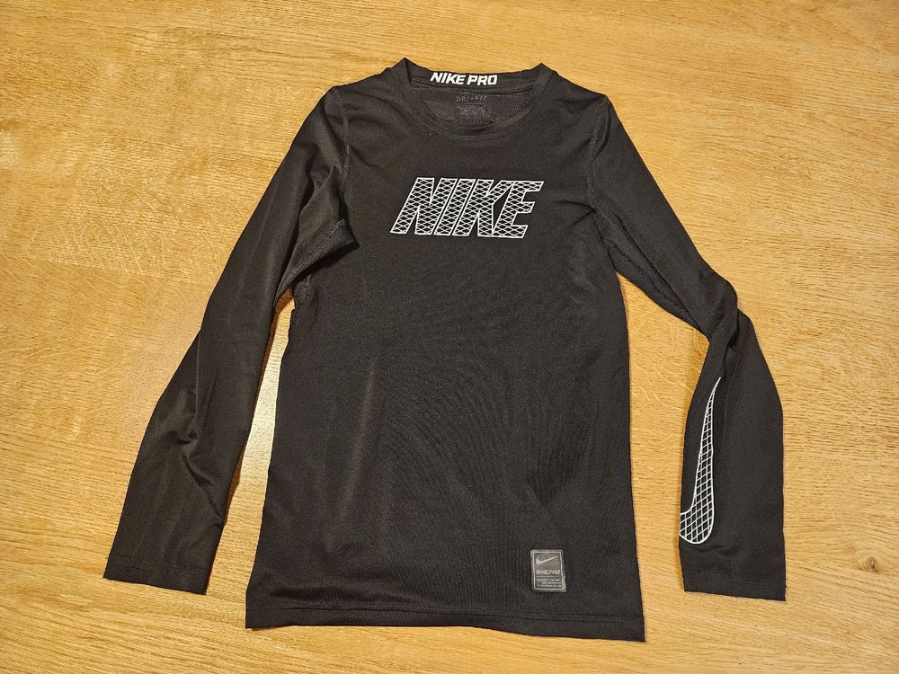 Nike Pro Shirt Midlayer Fussball (Gebraucht) in Rorschacherberg für CHF ...