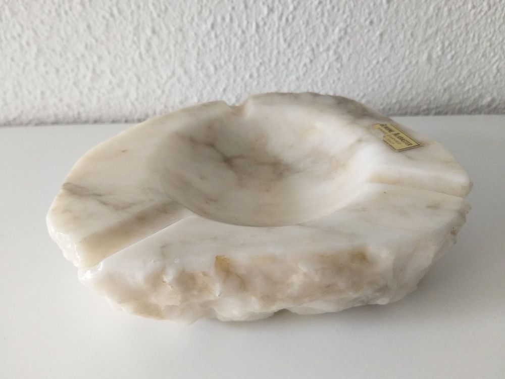 GENUINE ALABASTER HAND CARVED MADE IN ITALY Cendrier (Gebraucht) in ...