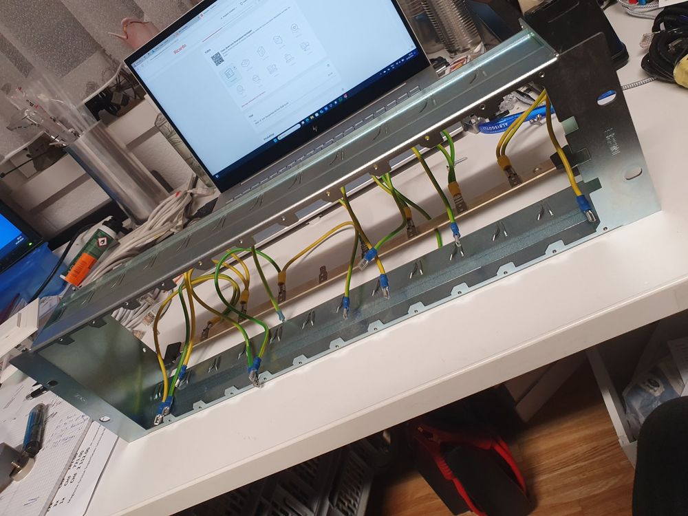 R&M 19" 3HE Rangierfeld 60-Port RDM RJ45 R302145 Leer Rack (Gebraucht ...