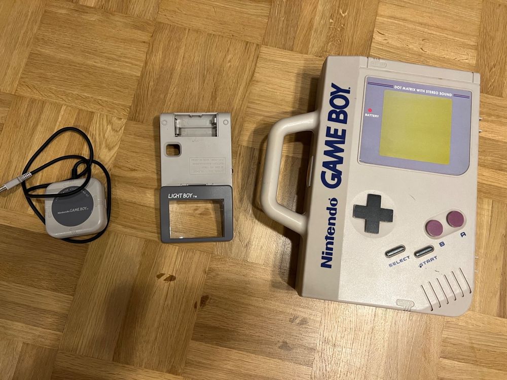 Gameboy Case + 4 Player Adapter + Light Boy | Kaufen auf Ricardo