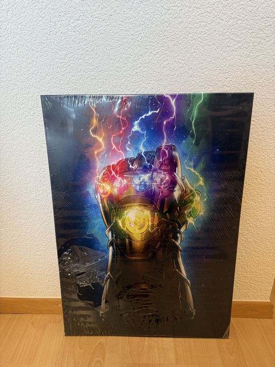 Displate Infinity Gauntlet Glow (Textra) L | Kaufen auf Ricardo