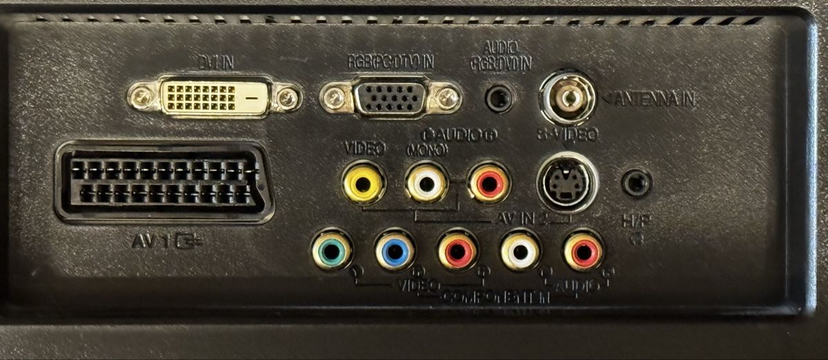 LG MONITOR/TV 24“ DVI VGA S-VIDEO SCART etc. (Gebraucht) in Gunzwil für ...