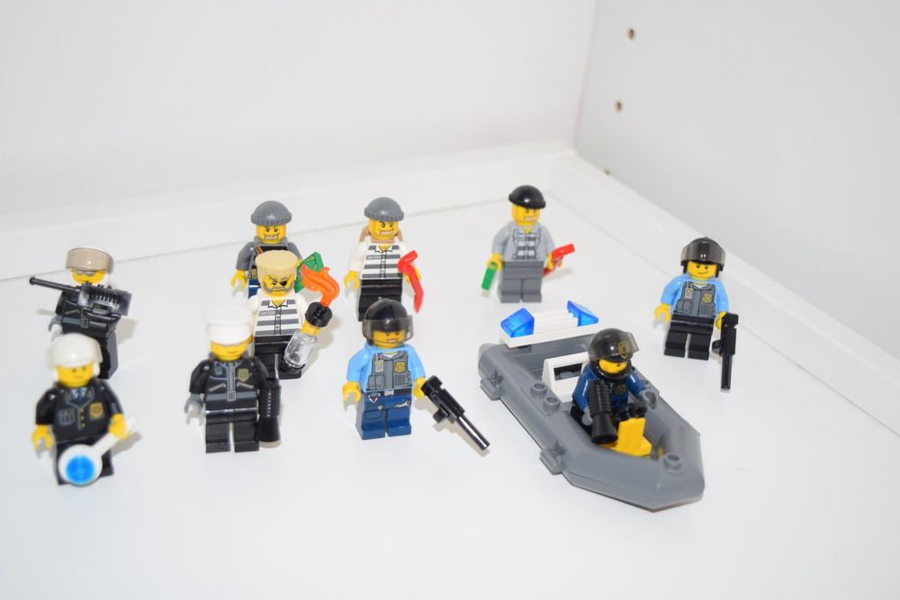Lego City 10x interessante Polizei/Räuber Figuren | Kaufen auf Ricardo
