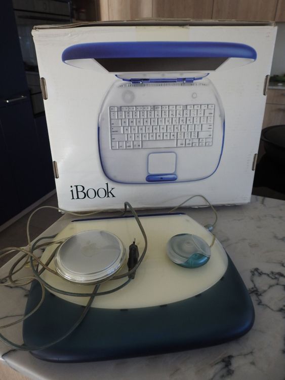 iBook Clamshell G3, 366 GHz Modell 6411 (Gebraucht) in Uznach für CHF ...