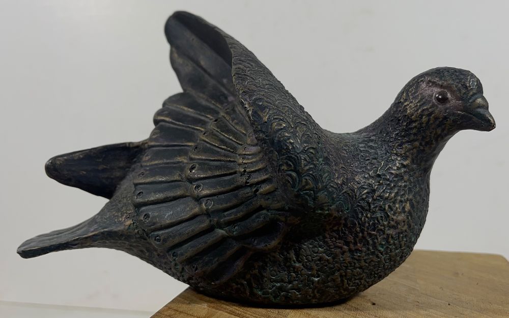 Alte Frienden Taube Skulptur (Gebraucht) in Root für CHF 224 – nur ...