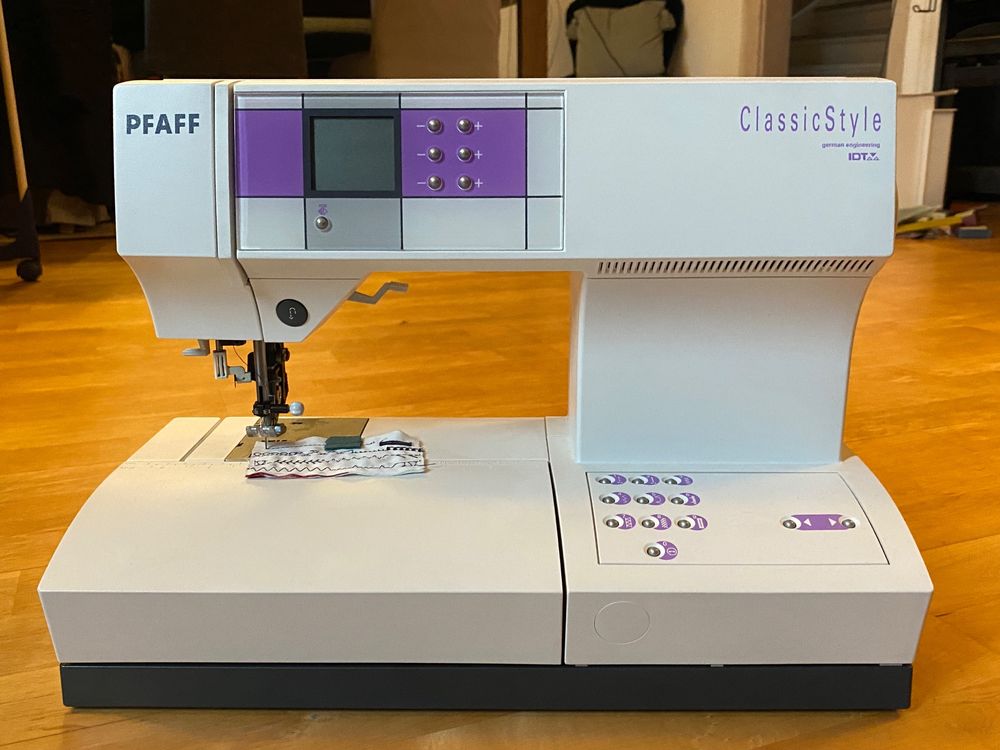 Nähmaschine PFAFF classic style, ab Service, ab Fr. 1.--. (Gebraucht ...
