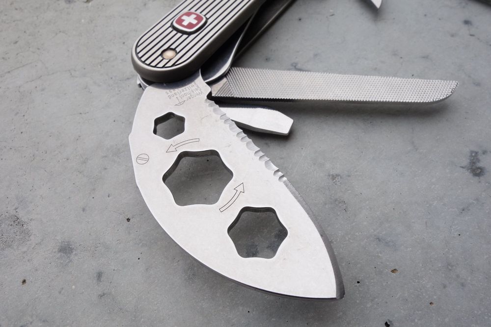 Wenger Titanium Ueli Steck Special Edition Taschenmesser (Neu (gemäss ...