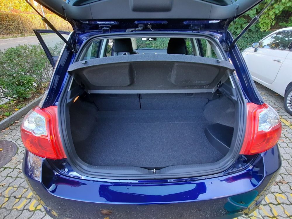 Toyota Auris1.8 HSD Linea Luna | Kaufen auf Ricardo