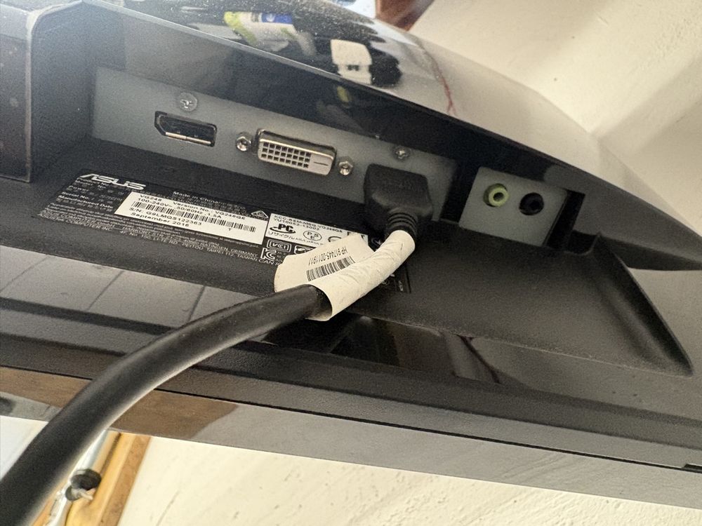 ASUS VG248QE 24" Monitor/display with wall mount (Gebraucht) in Nyon ...