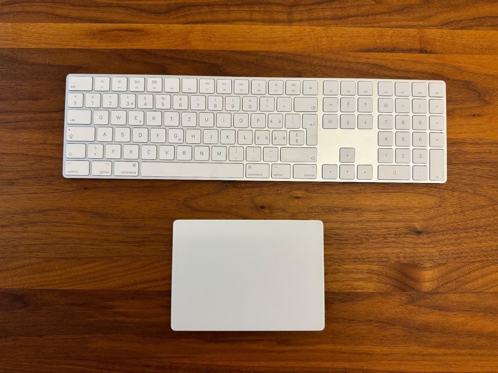 Apple Magic Numeric Keyboard und Magic Track Pad 2, Set (Gebraucht) in ...