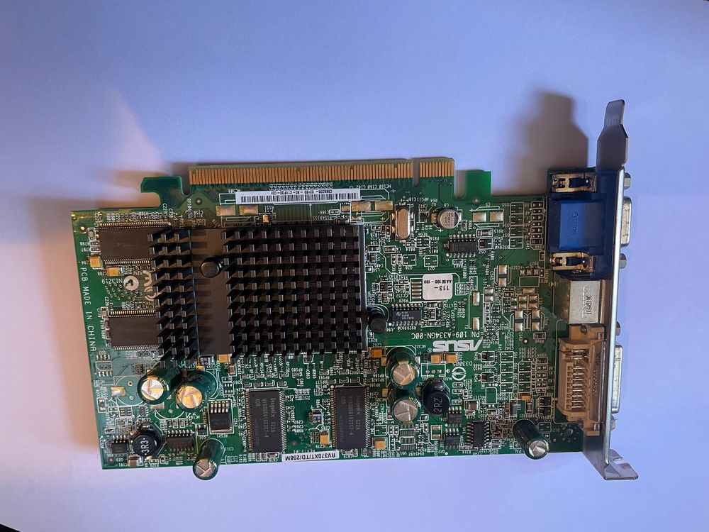 Carte graphique ati Radeon x300. 256 mb pci expresse (Gebraucht) in ...