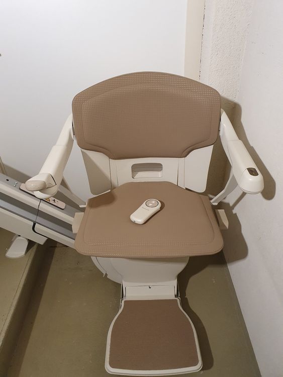 Treppenlift Marke Stannah 1.5 Jahre alt. Top (Ref. Nr. 243) | Kaufen ...