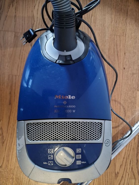 Miele-Staubsauger (Gebraucht) in Schübelbach für CHF 5 – nur Abholung ...