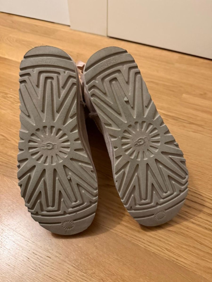 Ugg Boots Gr.39 Rosa mit Schleife - wie neu! (Neu (gemäss Beschreibung ...