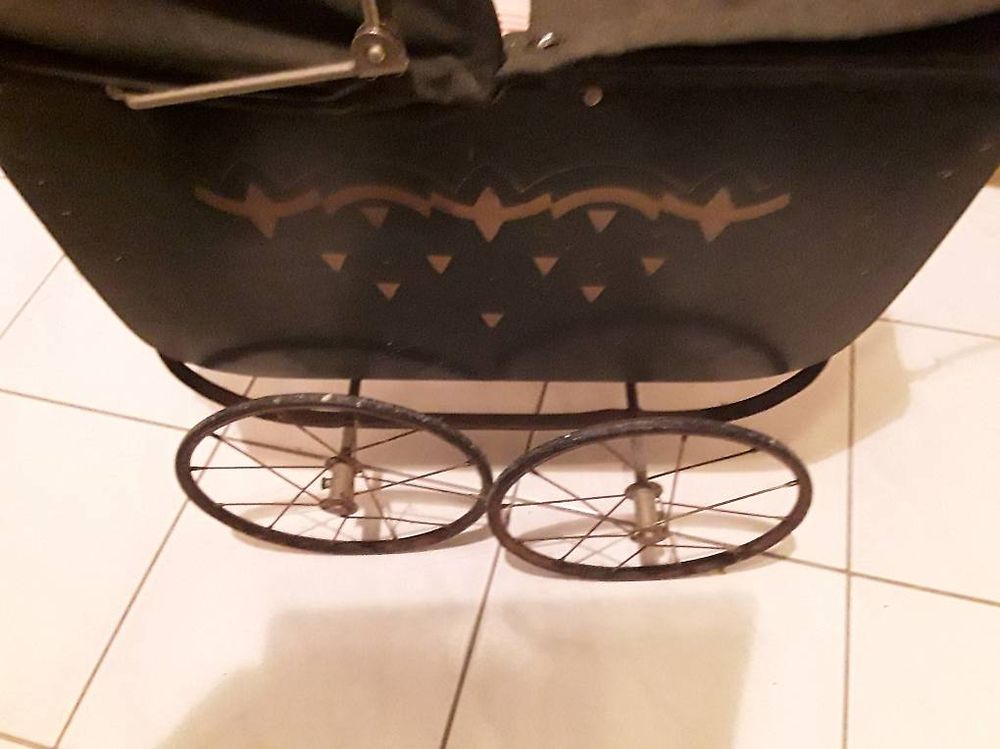 Antiker Puppenwagen (Gebraucht) in Rickenbach Sulz für CHF 50 – nur Abholung auf Ricardo kaufen