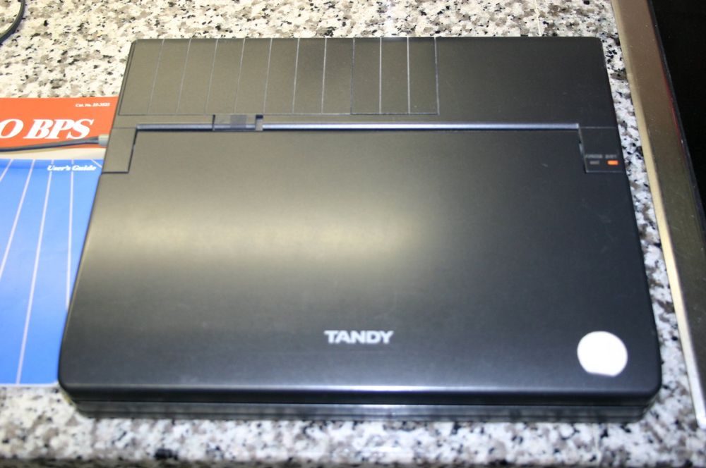 Tandy 1500 HD 1500HD Laptop Computer Vintage PC (Defekt) in Stettlen ...