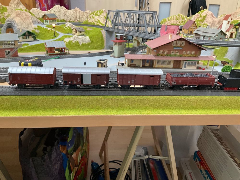 Märklin 3191 Dampflok DB H0 23 105, OVP, 4 Güterw. dazu (Gebraucht) in Triesenberg für CHF 75 ...