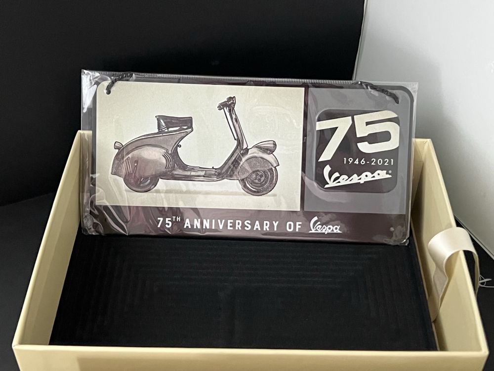 Vespa Schild 75 Jahre Jubiläum 1946-2021 | Kaufen auf Ricardo