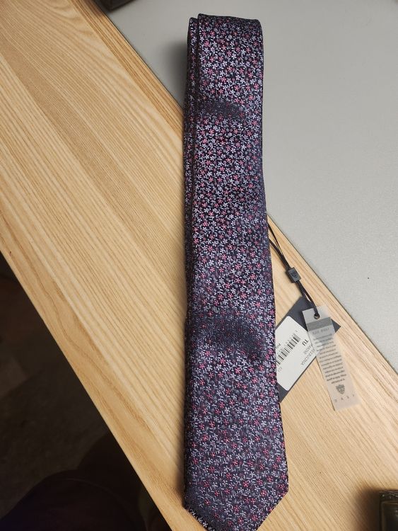 Tie (Neu und originalverpackt) in Edlibach für CHF 20 – mit Lieferung ...