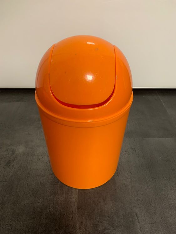Abfalleimer orange (Gebraucht) in Embrach für CHF 9 – nur Abholung auf ...