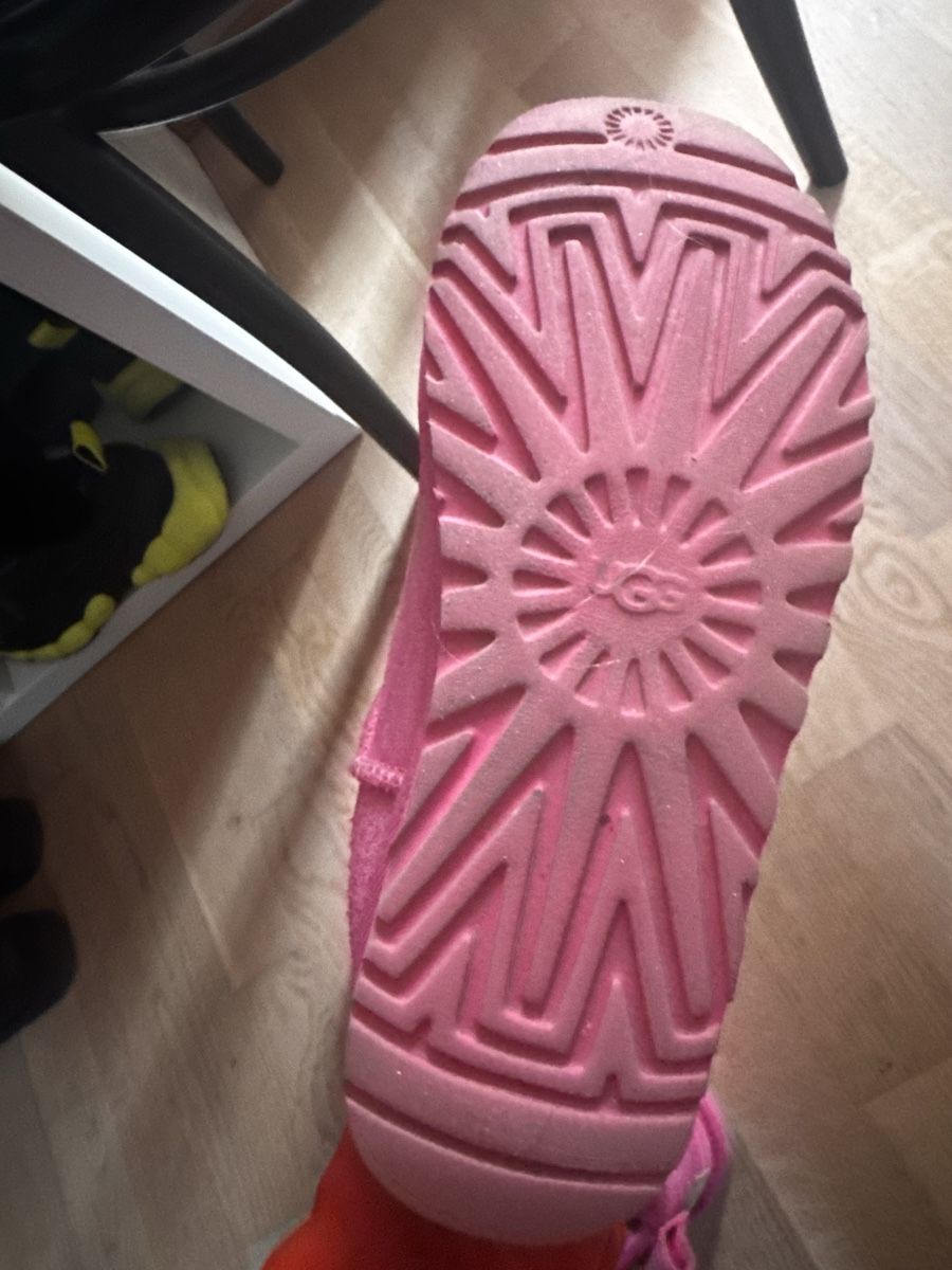 Pink UGG Boots Gr. 38 Super für den Winter (Gebraucht) in Münchenstein ...