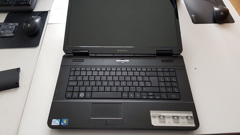 Laptop mit Windows 10 und Office 2007 | Kaufen auf Ricardo