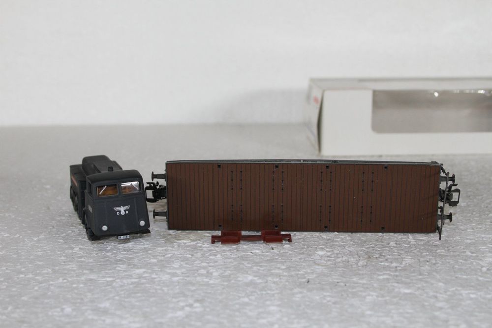 Märklin 4866 Güterwagen Schwerlastwagen mit LKW Kaelble DR | Kaufen auf ...