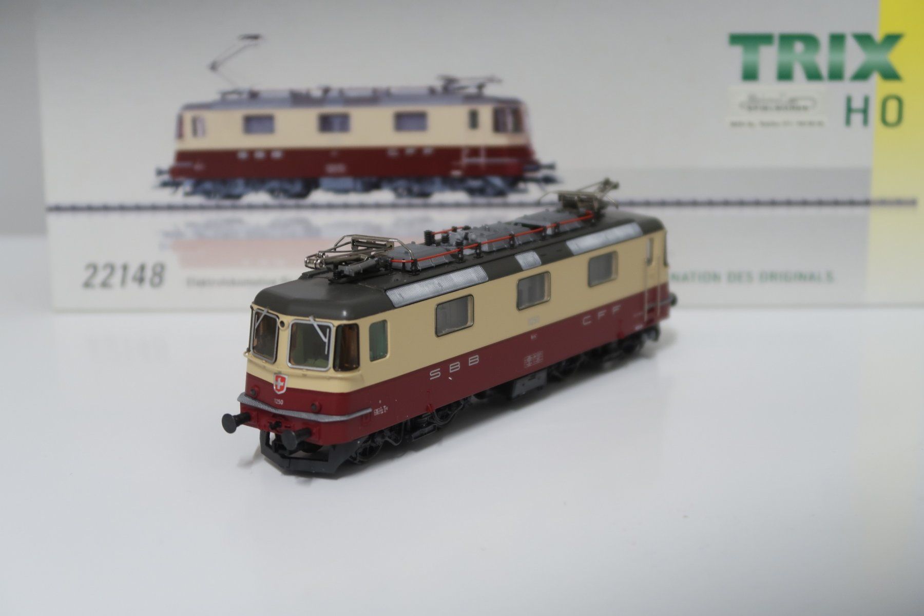 Trix SBB Re 4/4 II 11250 TEE (Gebraucht) in Dättwil AG für CHF 220 ...