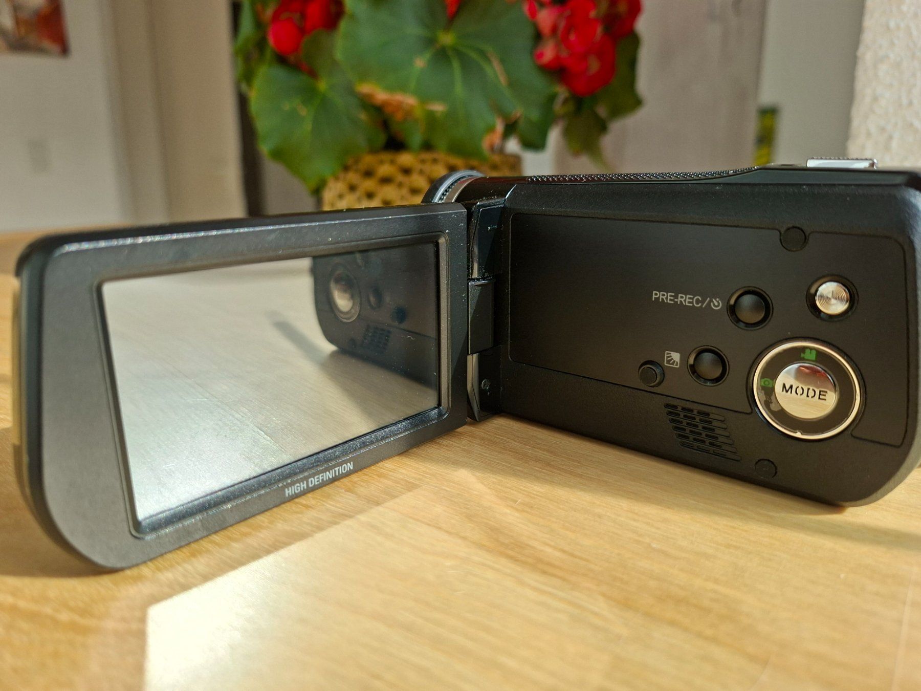 Medion MD 86910 Slim Full HD Camcorder Video Camera (Gebraucht) in ...