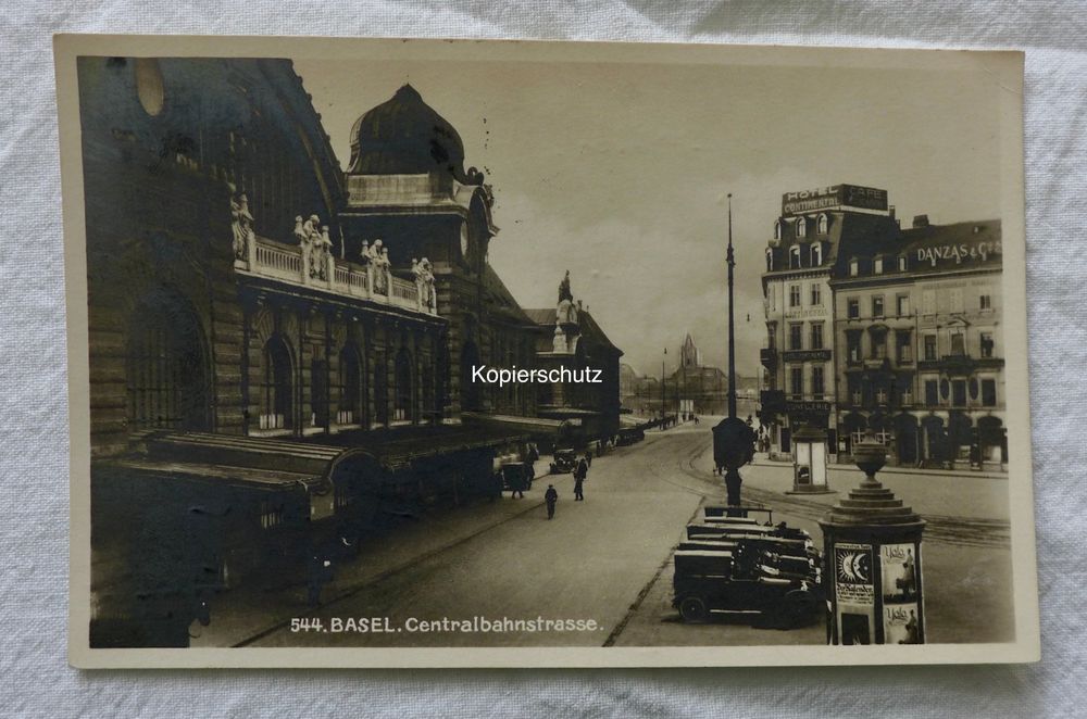 AK BASEL BS, Bahnhof, Centralbahnstrasse, Oldtimer, belebt (Gebraucht) in Wallisellen für CHF 12 ...