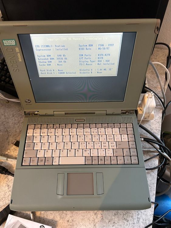 Retro vintage Laptop ca 1997 Siemens Pentium 133 für Bastler (Defekt ...