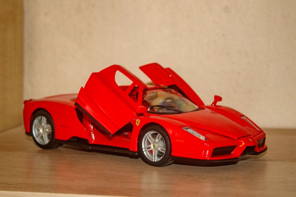 Ferrari Enzo 1:24 BBurago | Kaufen auf Ricardo