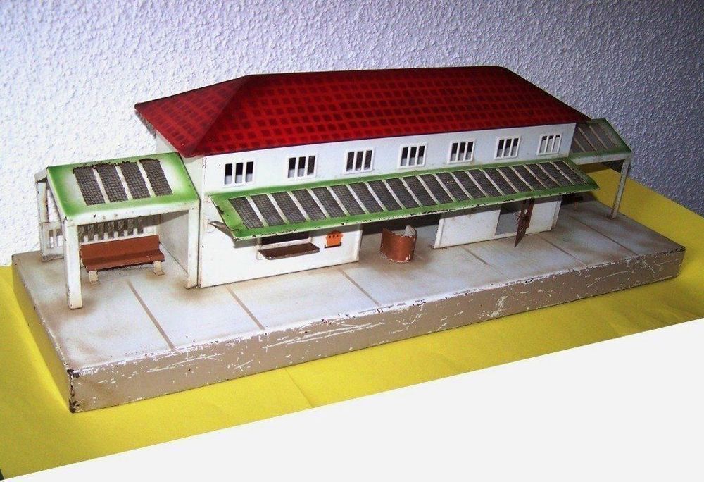 Kibri #52/4 Spur 0: grösserer Bahnhof mit Seitenhallen 1950 | Kaufen auf Ricardo