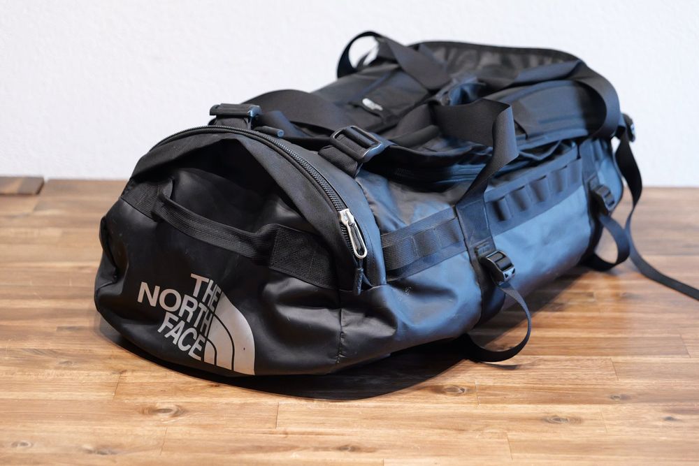 North Face Base Camp Duffel M (71l) - schwarz (Gebraucht) in Walterswil ...