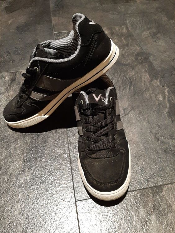 Vty Sneaker (Gebraucht) in Winistorf für CHF 1 – mit Lieferung auf ...