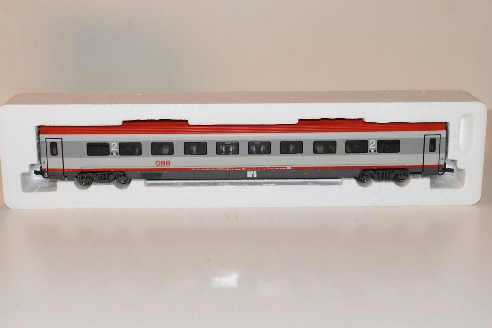 ÖBB 2Kl. Personenwagen Roco H0/DC (Neu (gemäss Beschreibung)) in Laupen ...