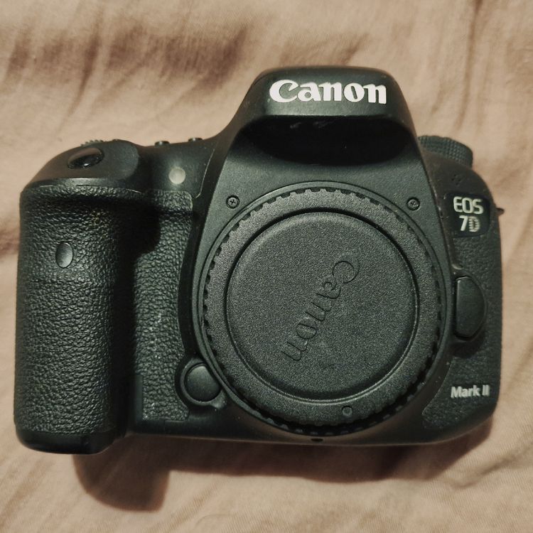 Canon EOS 7D Mark II - 1. Hand - Mit GPS (Gebraucht) in St. Gallen für ...