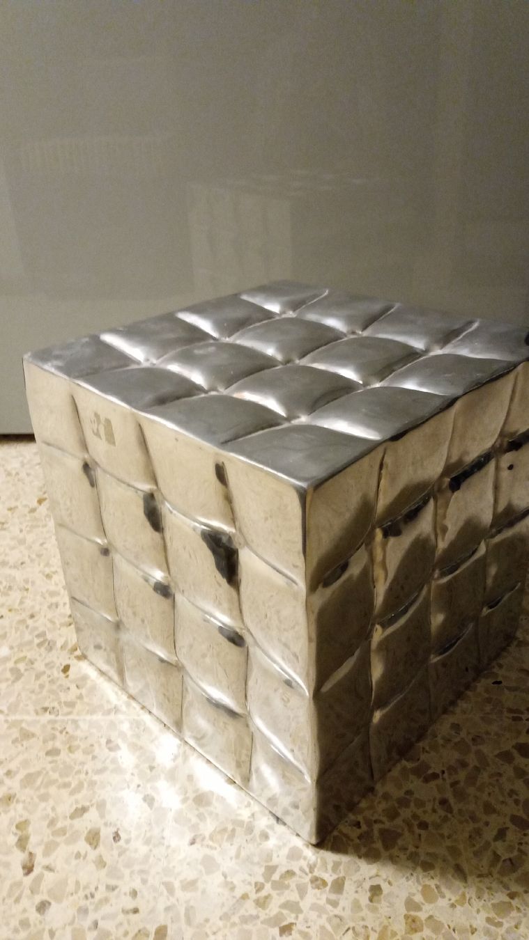 Table ou tabouret d'appoint argentée design - Genève/Neuchât (D ...