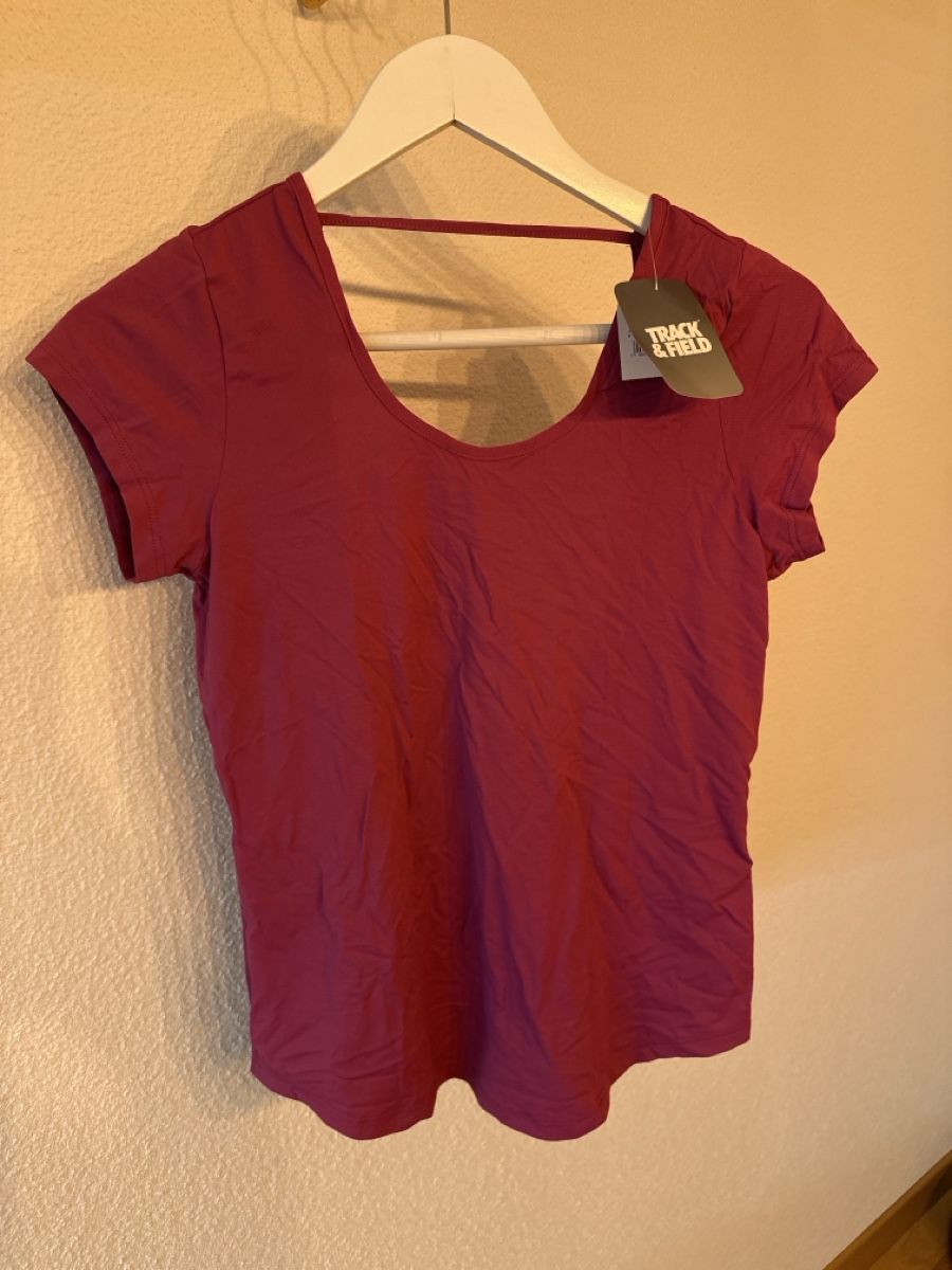 Track&Field Top, Size Small, Burgundy, Never Worn! (Neu und ...