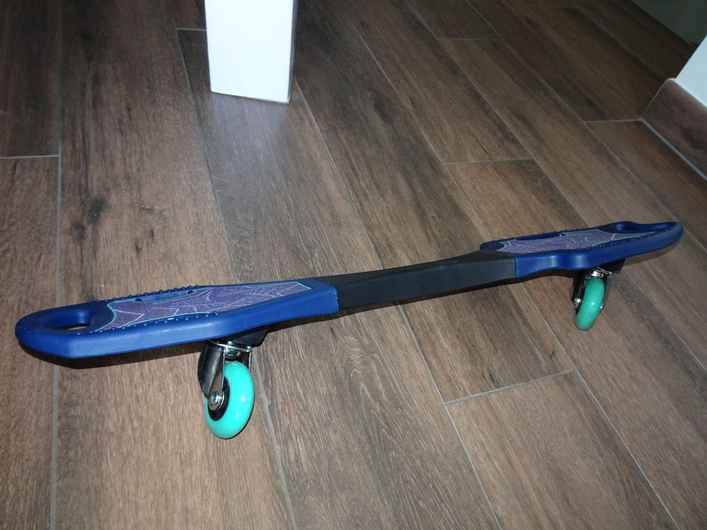 Snakeboard (Neu und originalverpackt) in Satigny für CHF 2.75 – mit ...