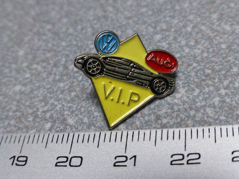 PIN PINS AUTO AUDI VW VIP (Gebraucht) in Gränichen für CHF 3 – mit ...